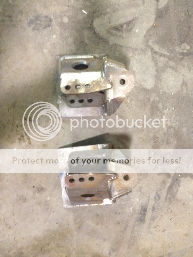 Synergy Suspension Universal 4-Link Frame Mount Brackets | Pirate 4x4